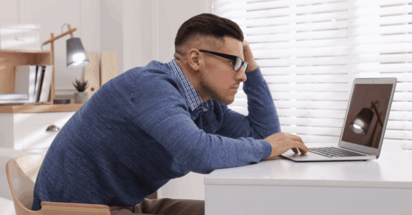 Stooped Posture Treatment in Ayurveda | Causes, Symptoms & Remedies